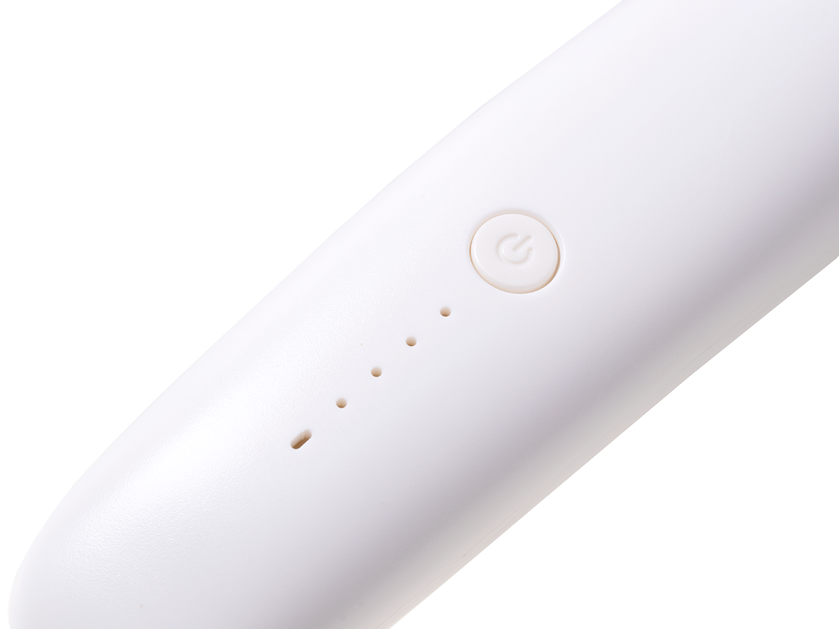 Whirlpool vacuum cleaner - white